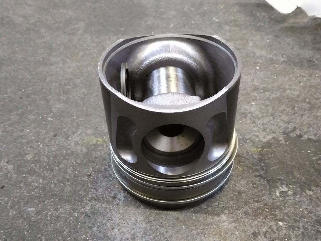 MAN D20 Piston Head with Rings - Durban Truck and Bus Spares