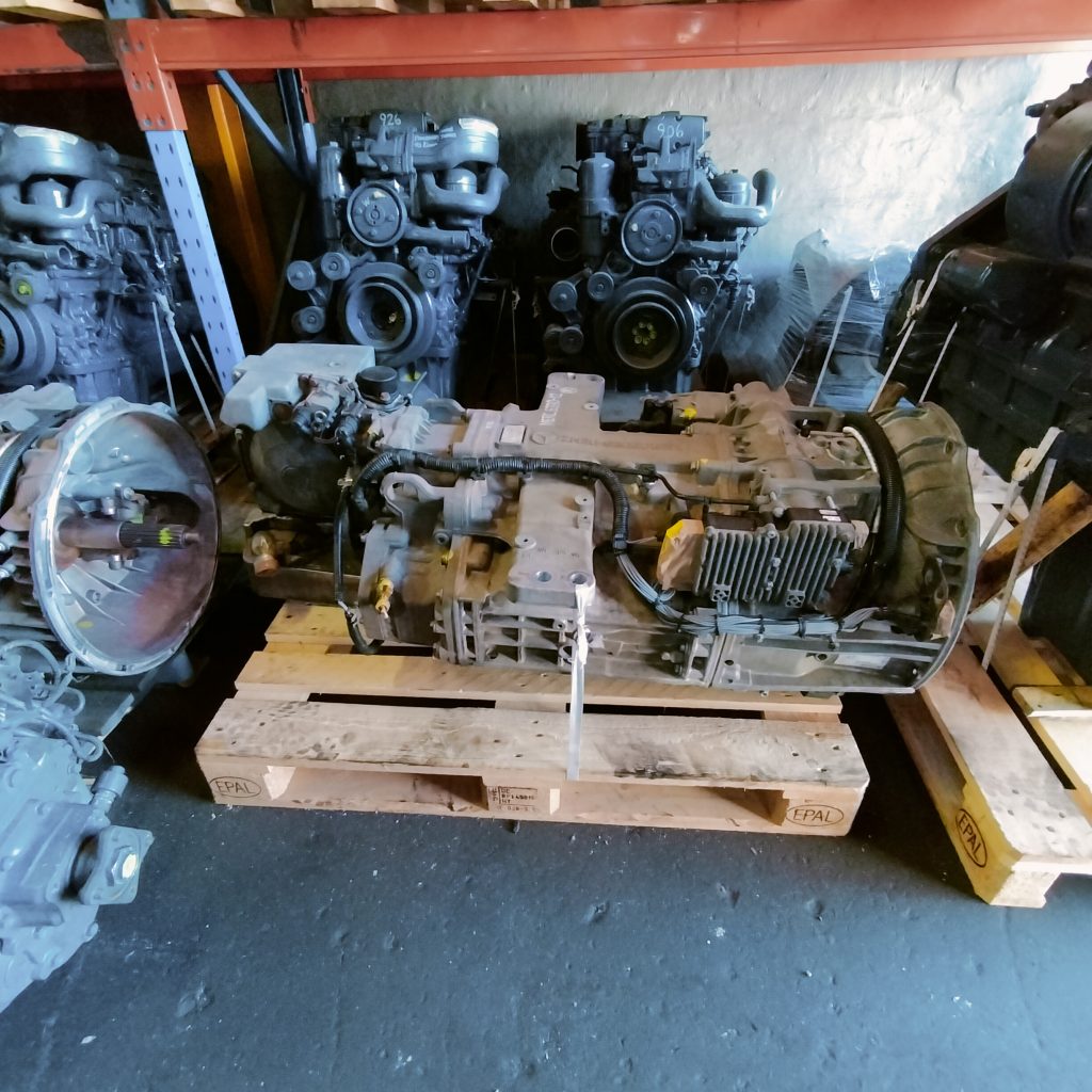 Mercedes G330-12 MP3 Gearbox (+Retarder) - Durban Truck and Bus Spares